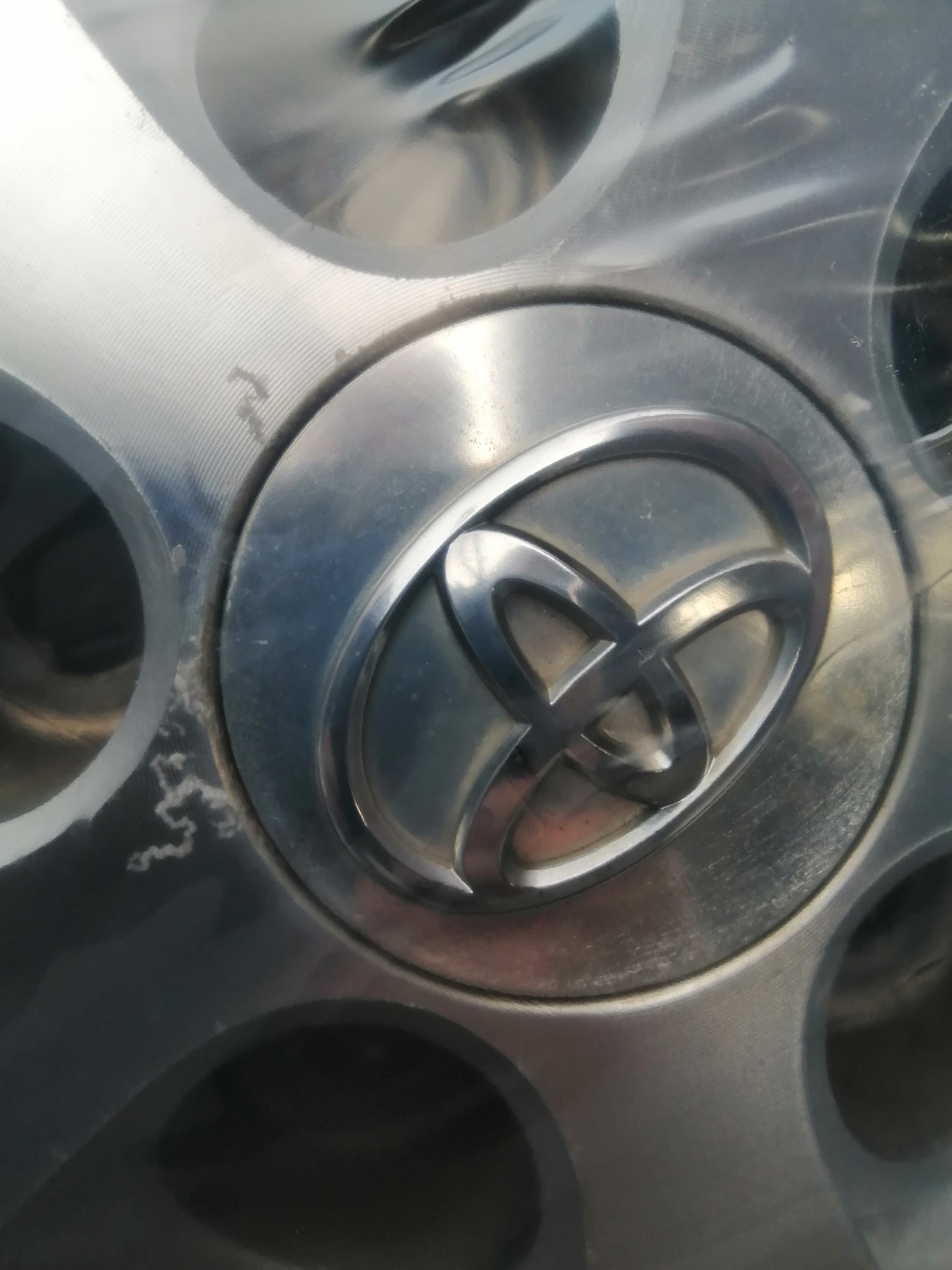 Alphard, great looking used Alloys with a matching set of barely used ...